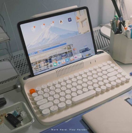 Typewriter Gifts: The Most Aesthetic Picks To Get To Writers, Academia ...