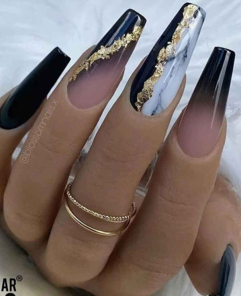 The Most Refined Marble Nails to Try