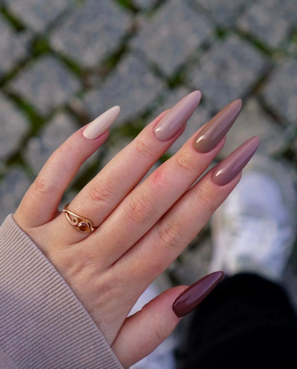31 Classy Winter Nails To Try Right Now - The Mood Guide