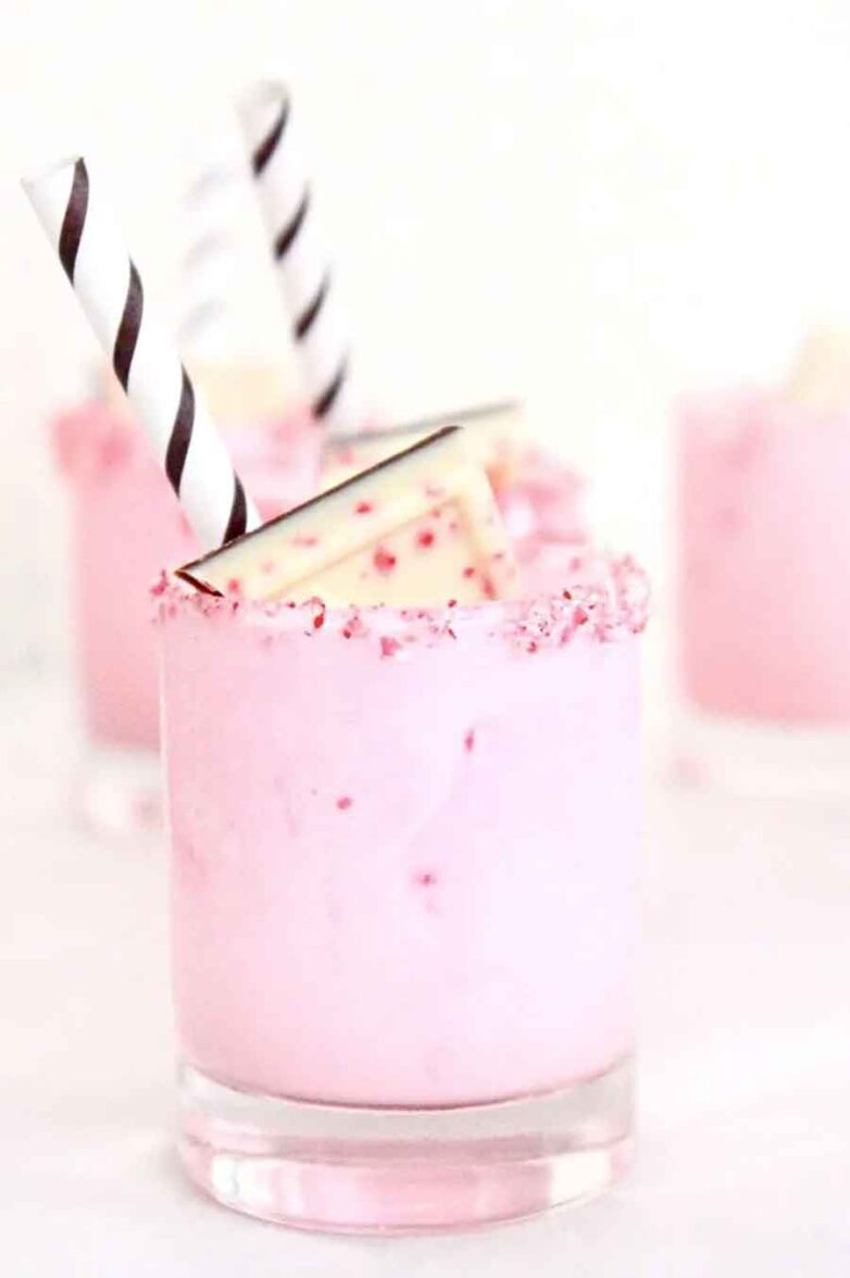The Best Sweet Pink Milkshake Recipes (Homemade, Aesthetic & Easy ...
