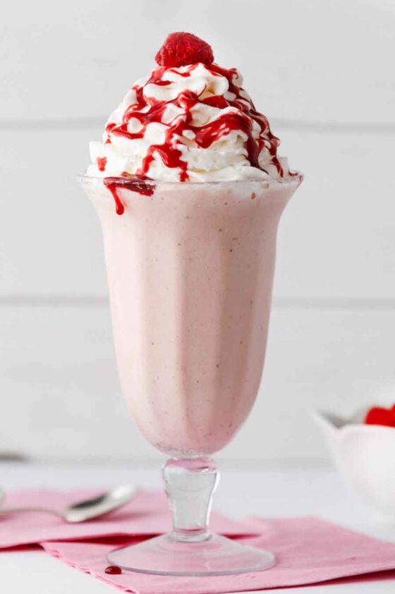 The Best Sweet Pink Milkshake Recipes (Homemade, Aesthetic & Easy ...