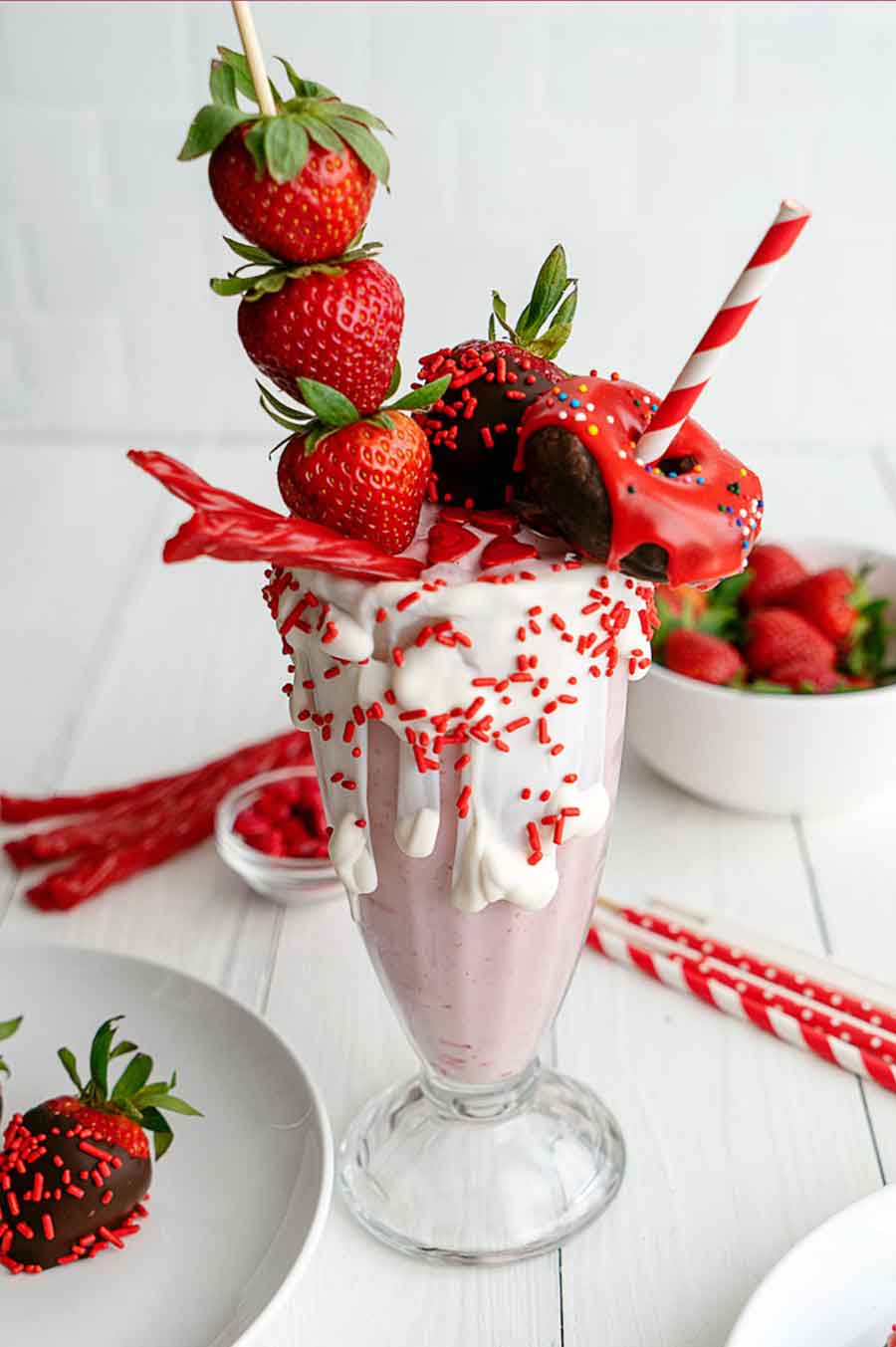 The Best Sweet Pink Milkshake Recipes (Homemade, Aesthetic & Easy ...