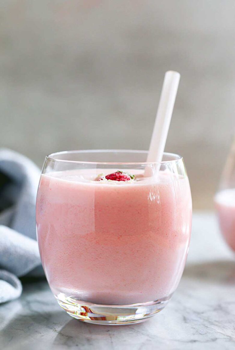The Best Pretty in Pink Smoothie Recipes on the Internet - The Mood Guide