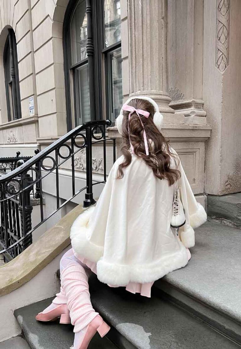 Coquette Bow: 30 Ways to Style Your Hair & Accessorize - The Mood Guide