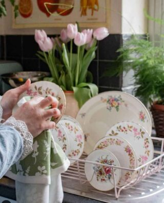 Authentic Cottagecore Kitchen Ideas to Feel Like Cooking in an ...