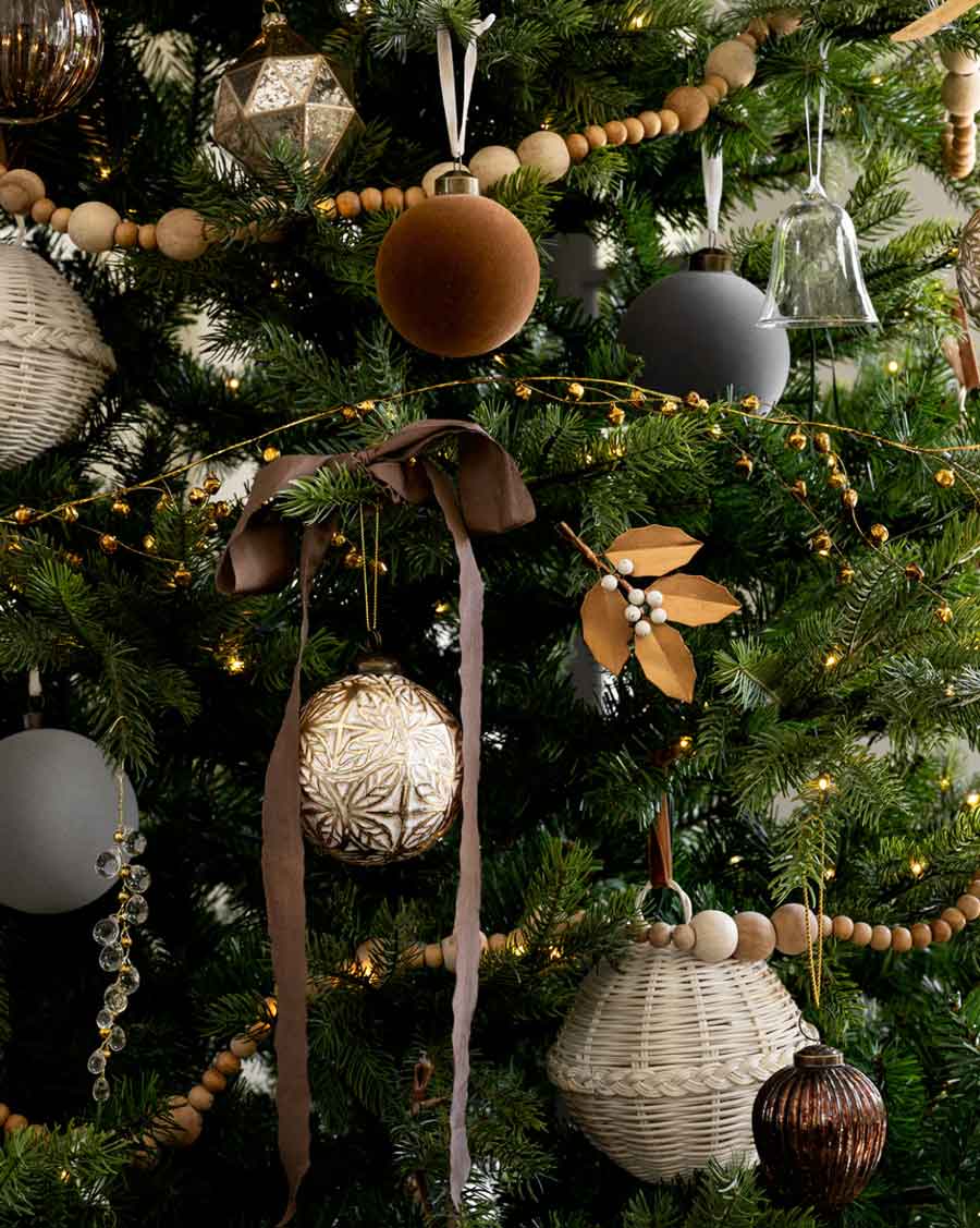 Crafting a Cottagecore Christmas Tree For a Rustic & Whimsy Holiday ...