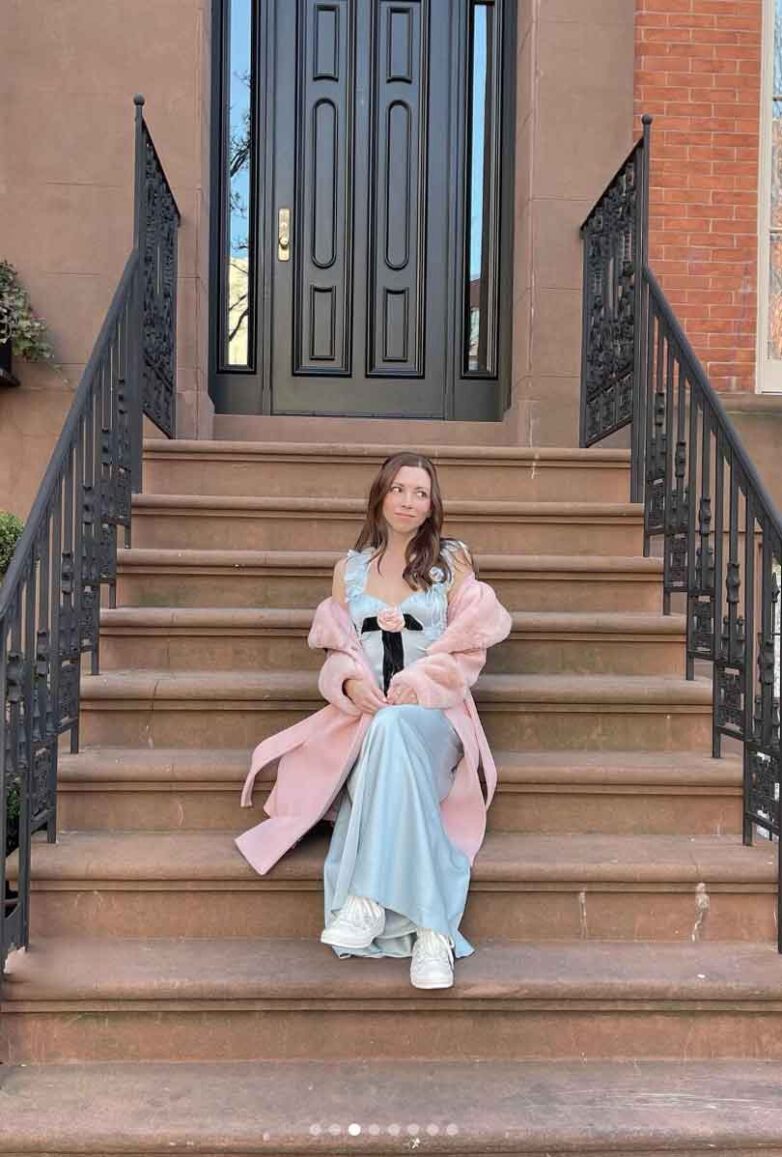 20+ Ways to Style Pink Winter Coats (From a Cozy Girlie to a Parisian ...