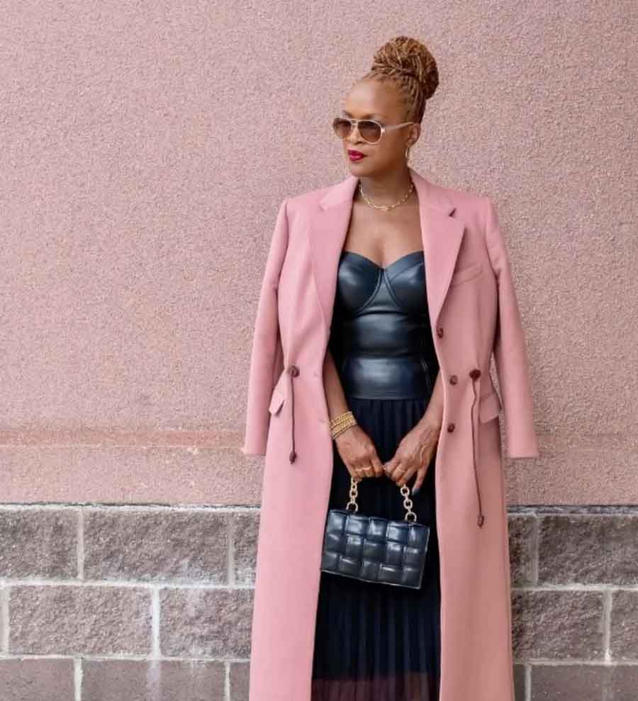 20+ Ways to Style Pink Winter Coats (From a Cozy Girlie to a Parisian ...