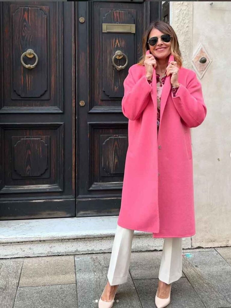 20+ Ways to Style Pink Winter Coats (From a Cozy Girlie to a Parisian ...