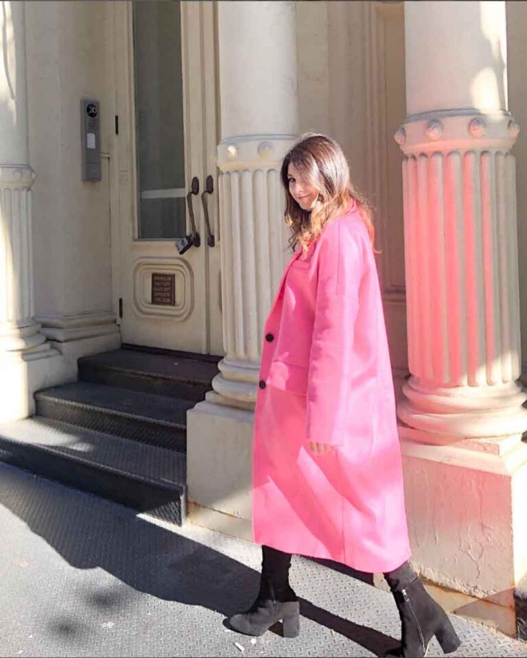 20+ Ways to Style Pink Winter Coats (From a Cozy Girlie to a Parisian ...