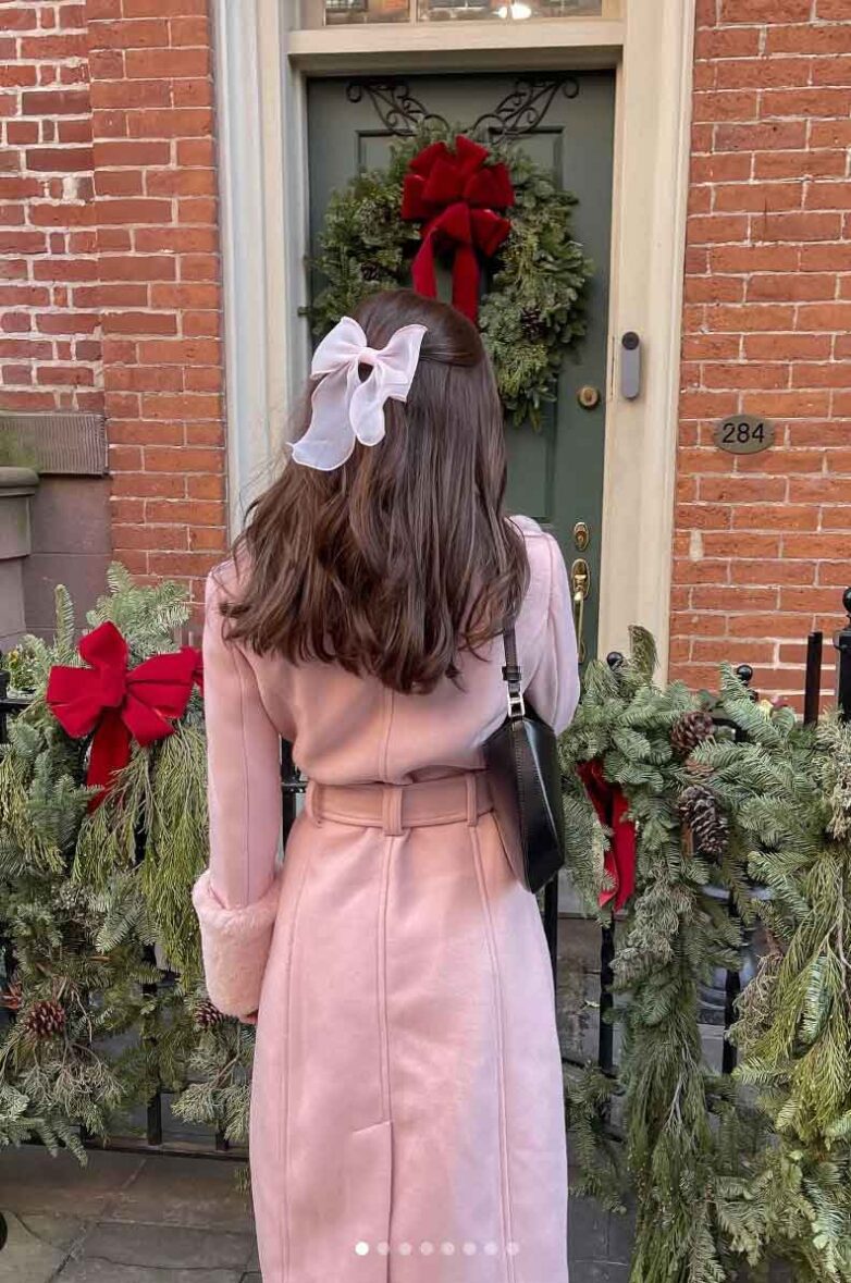 20+ Ways to Style Pink Winter Coats (From a Cozy Girlie to a Parisian ...