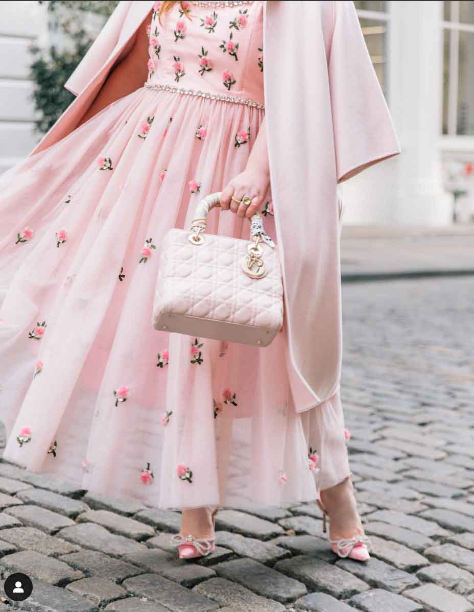 20+ Ways to Style Pink Winter Coats (From a Cozy Girlie to a Parisian ...