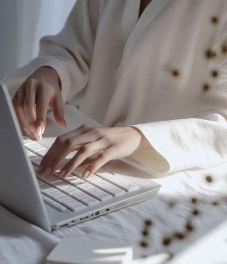 How to Romanticize a Chic Cashmere Aesthetic Winter Day (+mood board ...