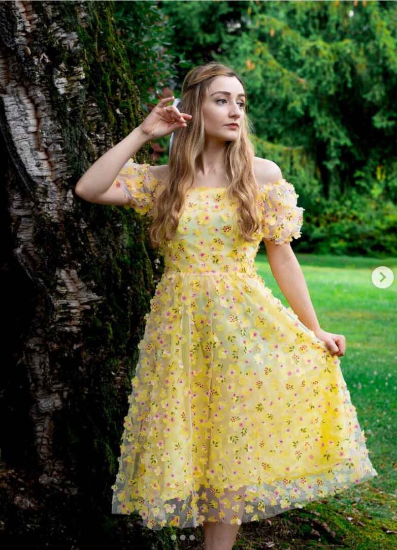 10+ Unexpected Colors & Mixes for Cottagecore Spring Outfits - The Mood ...