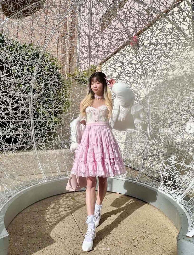 25+ Aesthetic Soft Feminine Outfits Ideas - The Mood Guide
