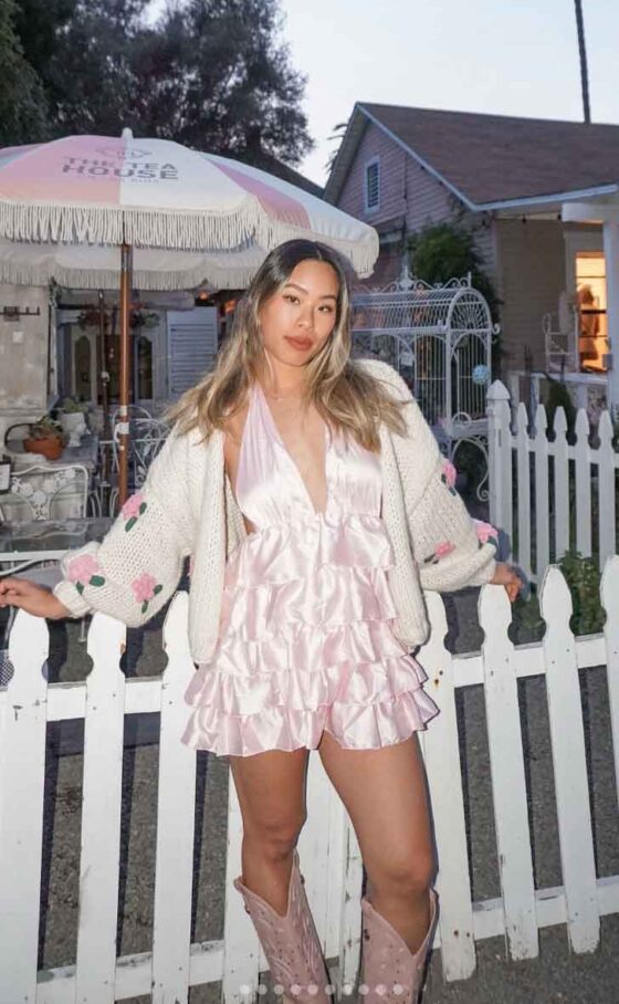25+ Aesthetic Soft Feminine Outfits Ideas - The Mood Guide