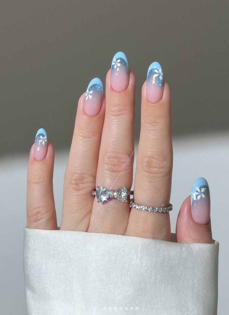 Simple Flower Nails: Easy DIY Floral Nail Art Ideas for Beginners - The ...