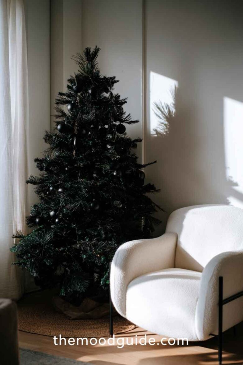 24+ Modern Minimalist Christmas Tree Ideas For a Timeless Chic Noel Aura