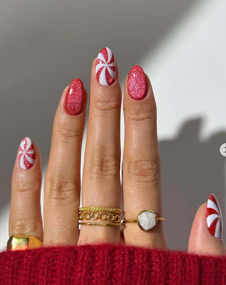20+ Aesthetic Red & White Christmas Nail Designs for an Elegant Holiday ...
